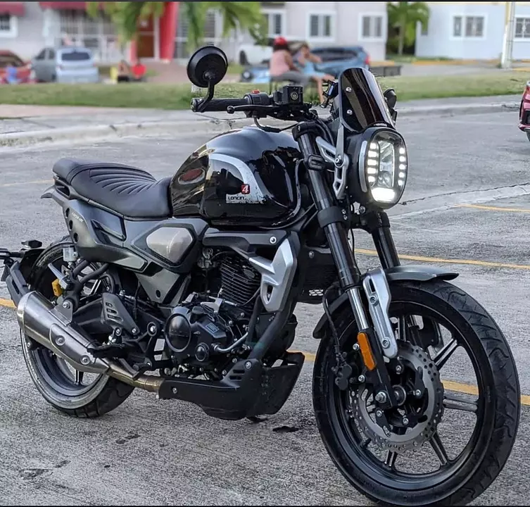 Corotos | Moto Loncin AC4 250cc 2021