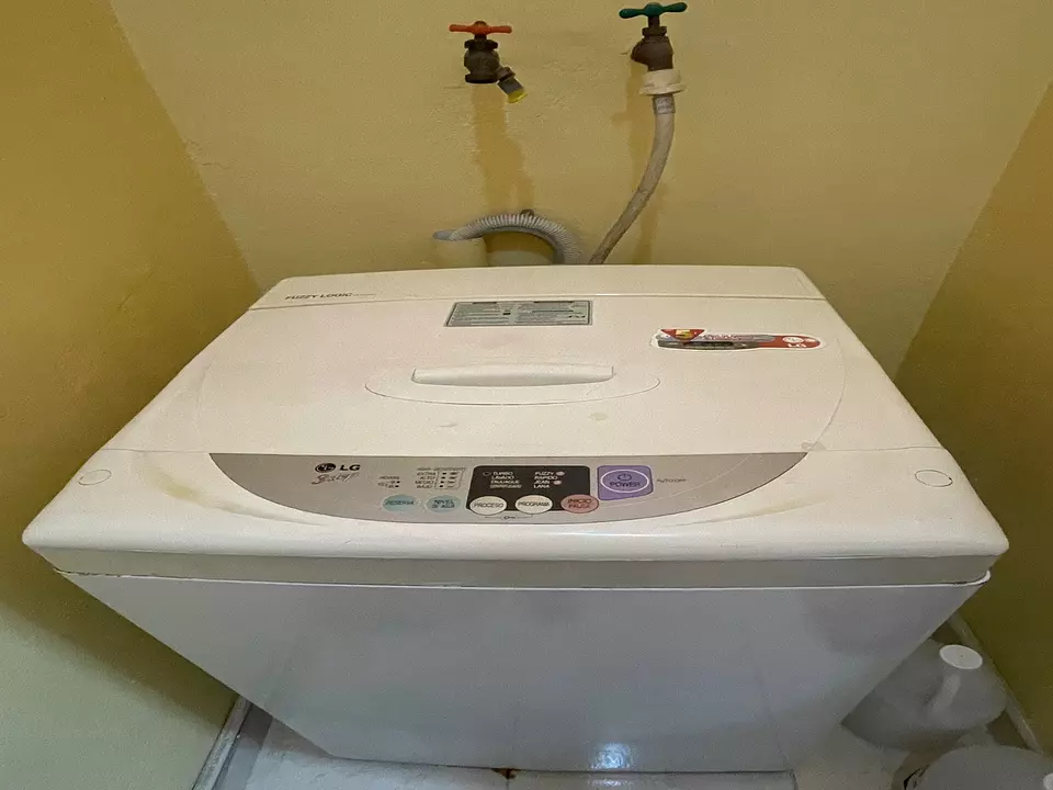 Corotos | Lavadora automática LG Fuzzy Logic 5.5 Kg.