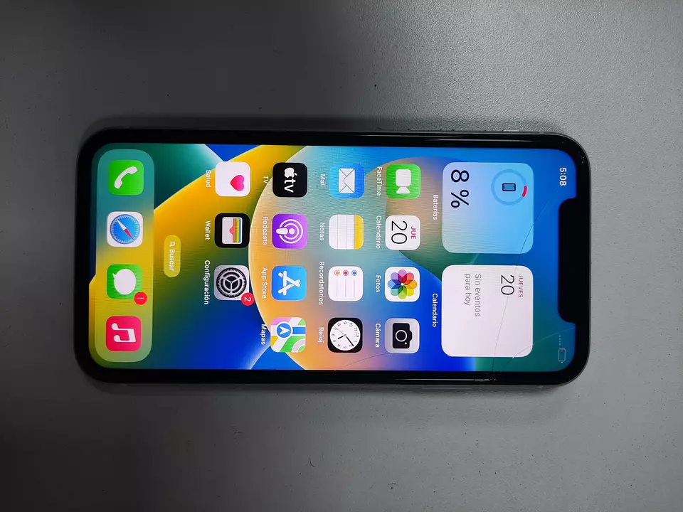 Corotos | iPhone 11 64GB Factory ligero crack en la pantalla