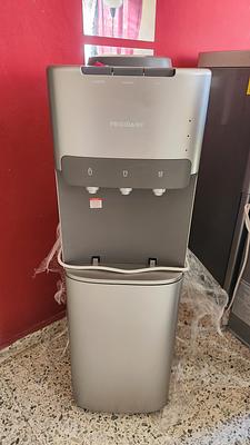 Corotos | Bebedero frigidaire con nevera abajo agua fría natural y ...