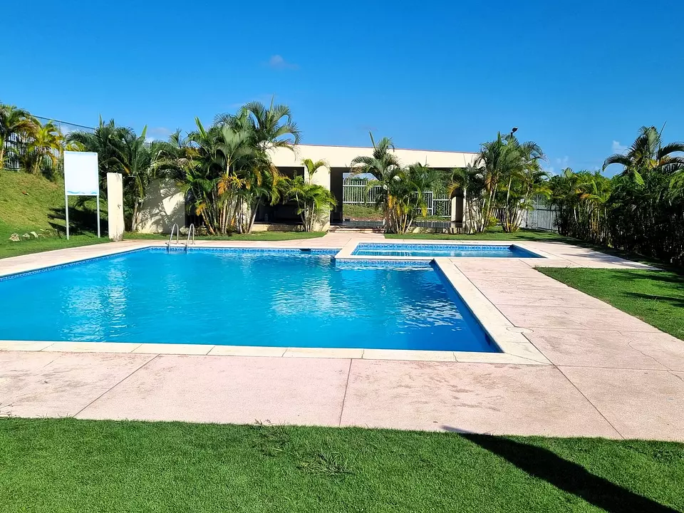 Corotos | Casa en Colinas del Viento, 2 niveles y patio Av. Jacobo ...