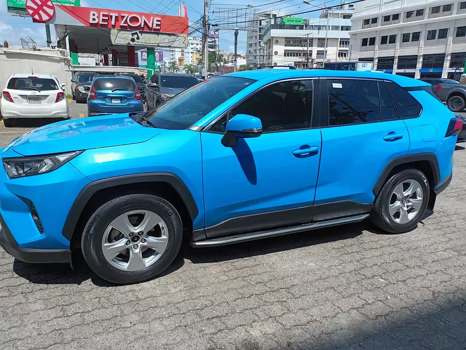Corotos | Toyota RAV4 2020 2WD azul semifull