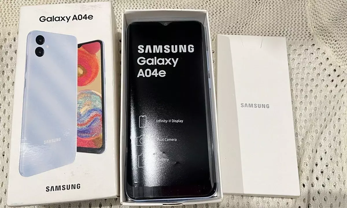 Corotos | Samsung Galaxy A04 (Altice-Nuevo) en su caja sin usar.