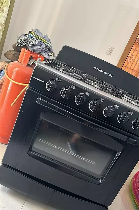 Corotos | Estufa tecnomáster con su tanque de gas