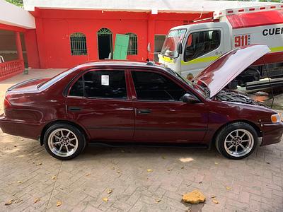 Corotos | Toyota corola año 2000