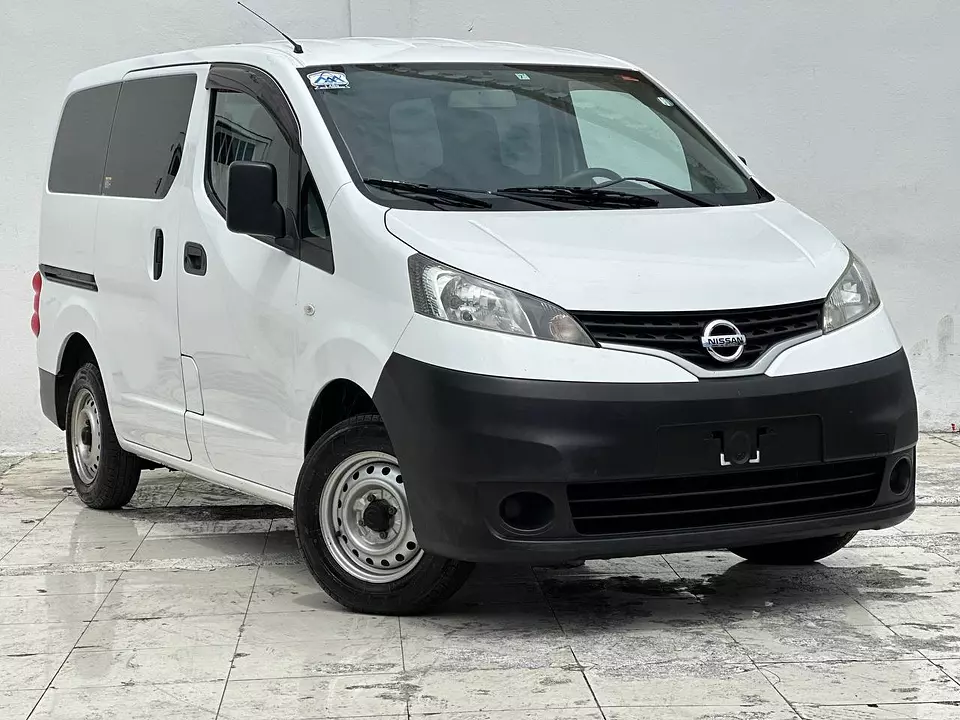 Corotos | NISSAN NV200 2018Recien Importada