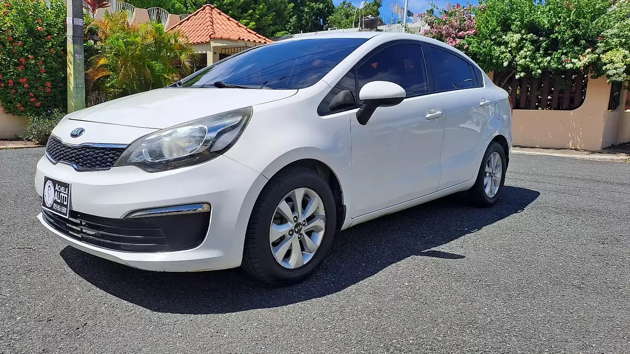 Corotos | KIA Río 2016 Blanco