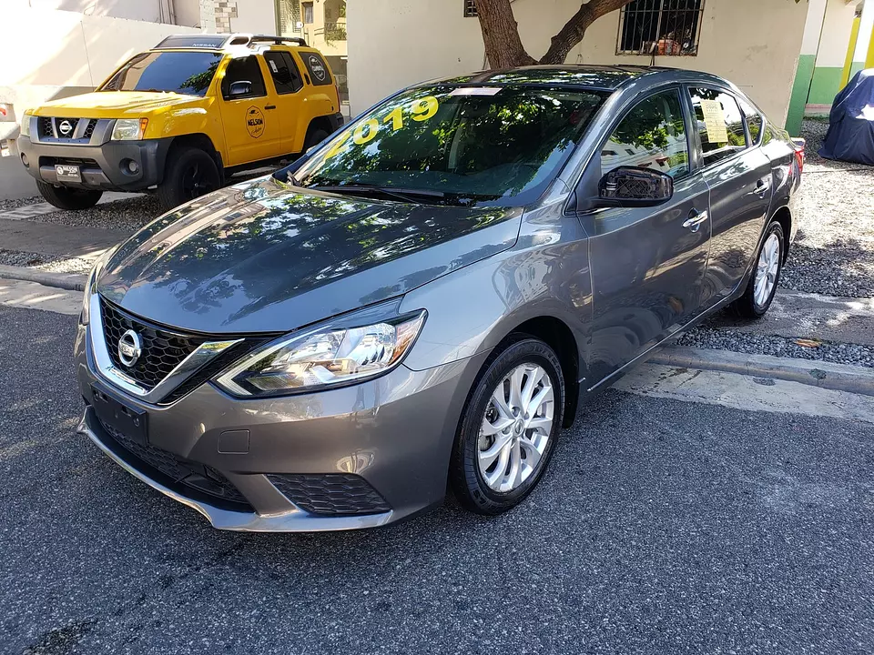 Corotos | NISSAN SENTRA 2019 GRIS