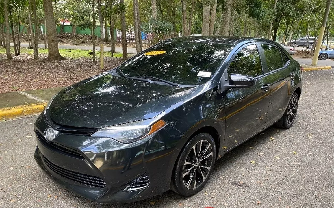 Corotos | 2019 Toyota Corolla LE Negro