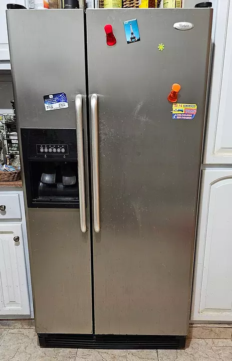 Corotos | Nevera Whirlpool de 2 puertas en Excelentes Condiciones