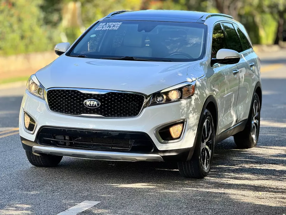 Corotos Kia Sorento Ex 4x2 2018 3 Filas