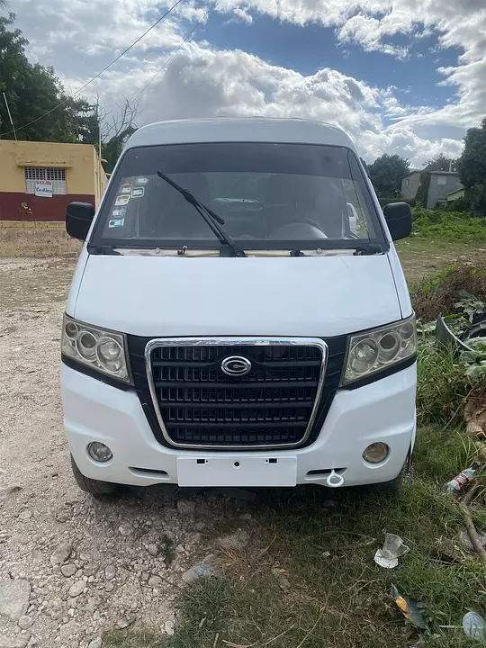 Corotos | Gonow Mini Van Donfeng 2013