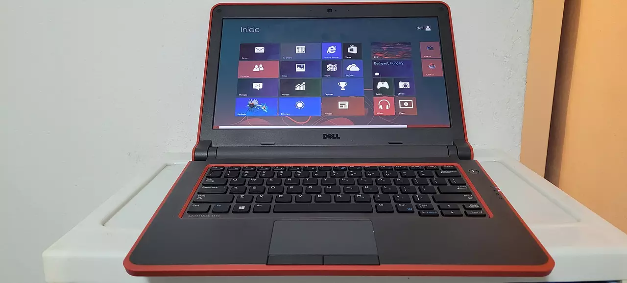 Corotos | laptop Dell Roja 14 Pulg Core i3 Ram 8gb Disco 500gb hdmi Oferta