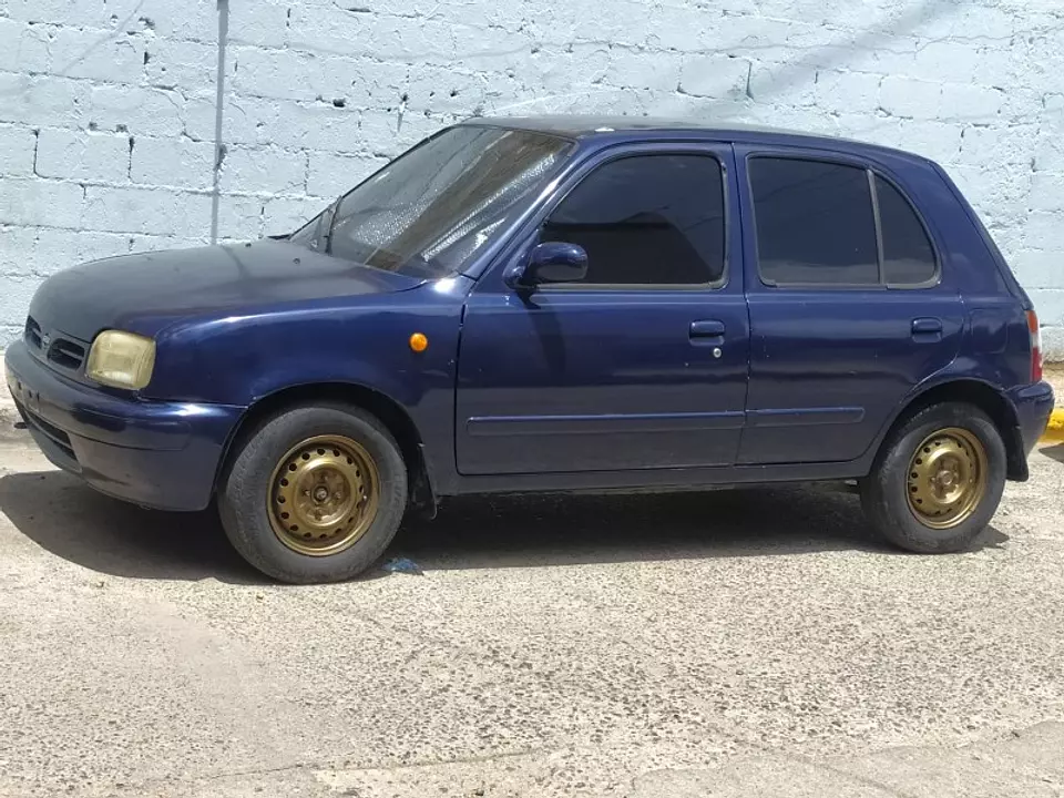 Corotos | Nissan march 2000