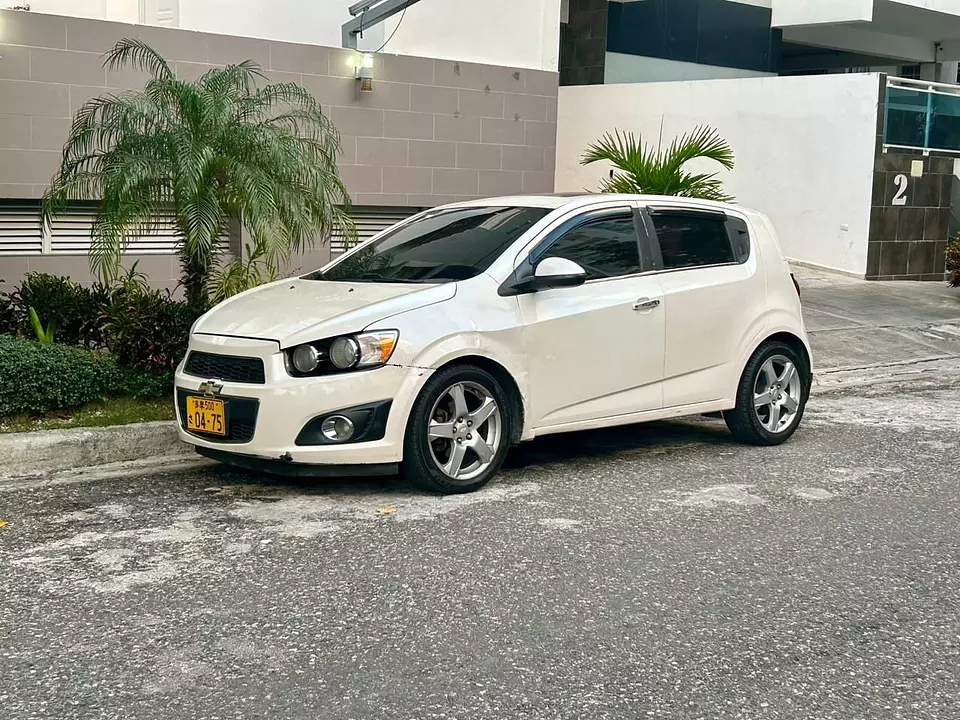 Corotos | Chevrolet Sonic LT 2013