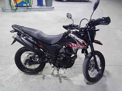 Corotos | Locin Pruss 200 con mes de uso