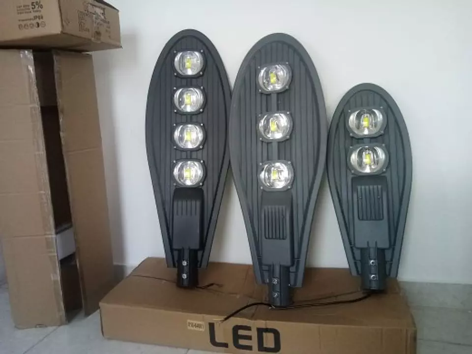 Corotos | Lampara led tipo cobra con fotocelda integrada