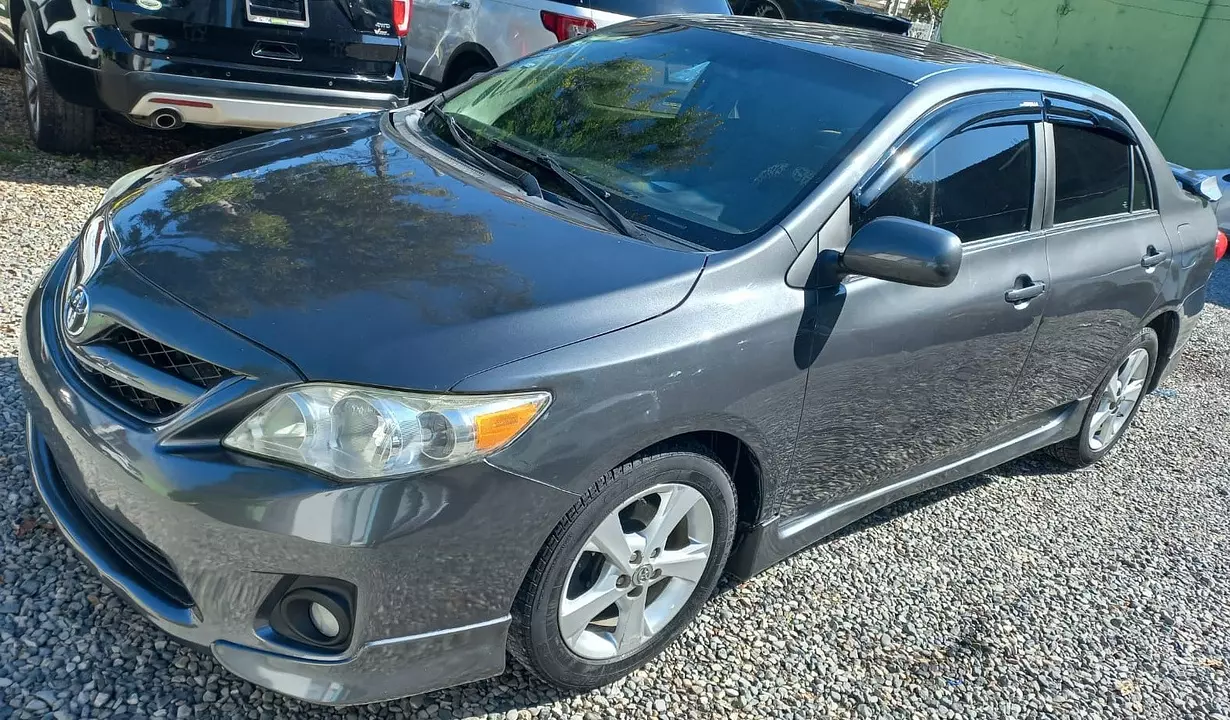 Corotos | TOYOTA COROLLA TYPE S GRIS 2013