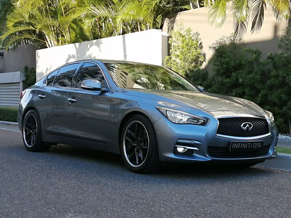 Corotos | Infiniti Q50 3.7L V6 executive con aros 19", transmisión y batería nueva 05/23