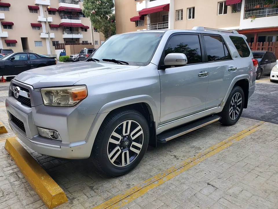 Corotos | Toyota 4Runner SR5 2011