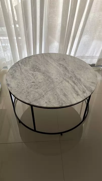 Corotos | Mesa de centro de mármol y hierro (ILUMEL)
