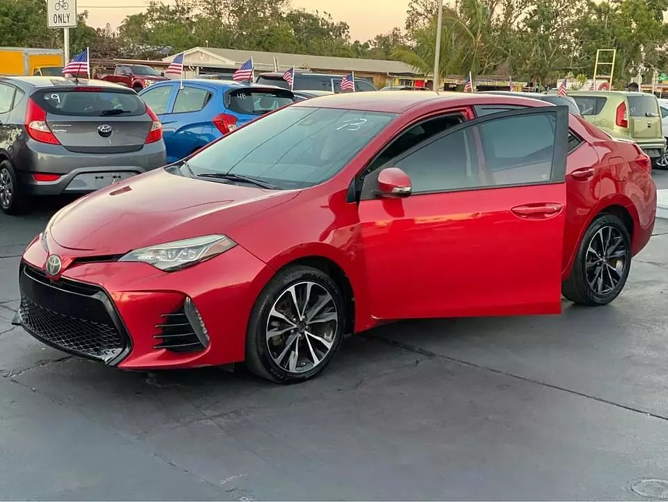 Corotos | TOYOTA COROLLA ROJO