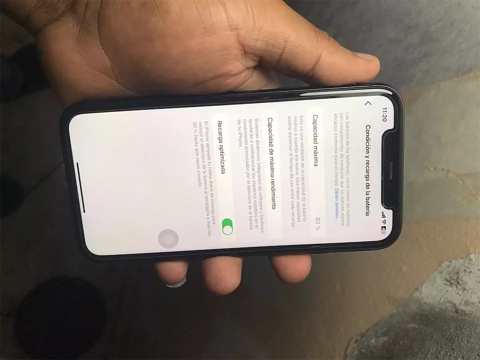 Corotos | iPhone 11 normal 64gb solo para altice