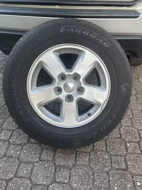 Corotos | Aros jeep (Originales) grand cherokee con gomas, como nuevos